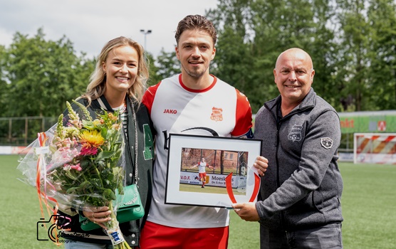 Afscheid topscorer Jan van Hout bij Rood Wit V - Amateurvoetbal Eindhoven